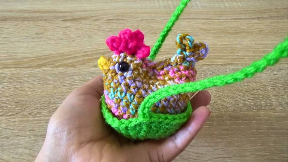 31 Emotional Support Chicken Crochet Patterns